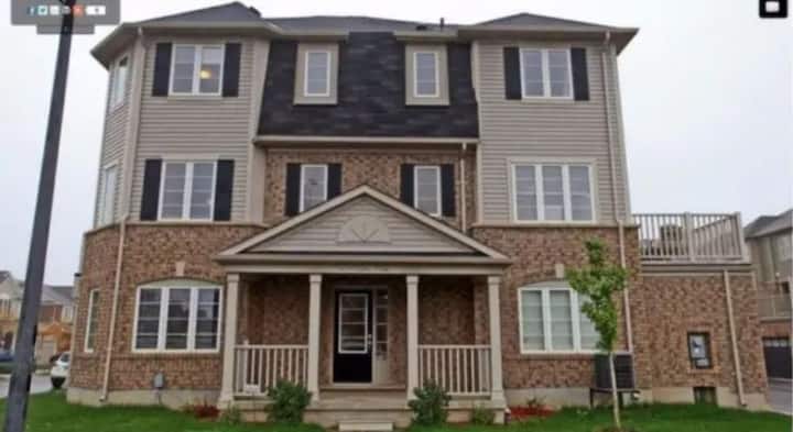 3 Bed & 2.5 W/r I - Milton