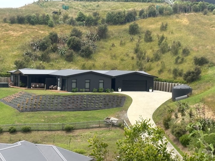 Vista Lago Luxury Airbnb - Rotorua