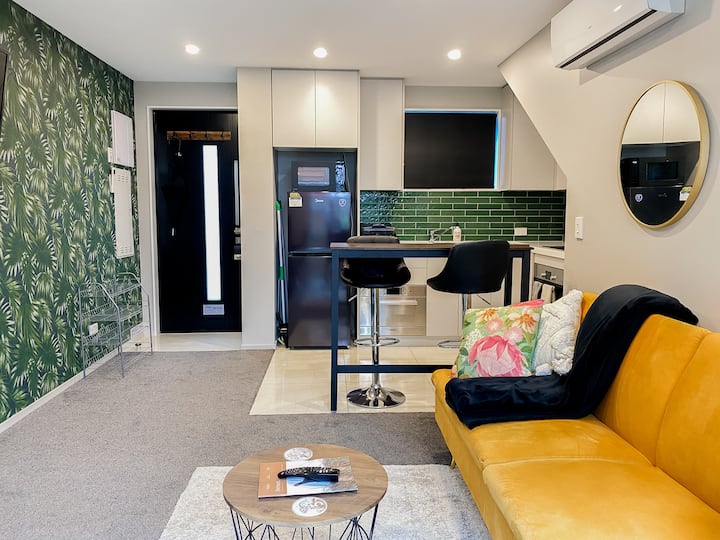 1bd. Across From Stadium. W Remote Working Set Up. - Christchurch