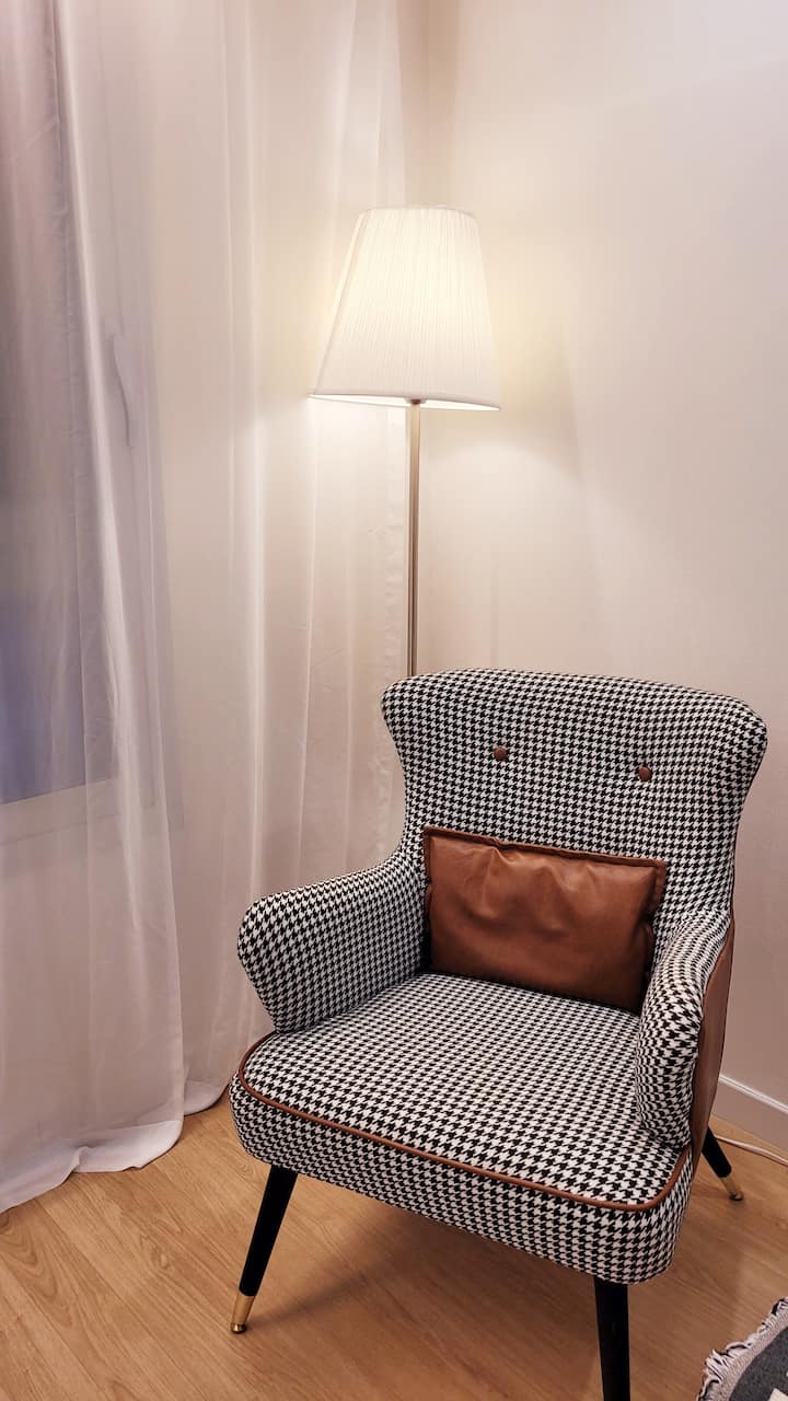 편안한[감성아지트#1]
발산역#이대서울병원#Lg아트센터#서울식물원#출장#여행#감성숙소#홍대 - Seoul