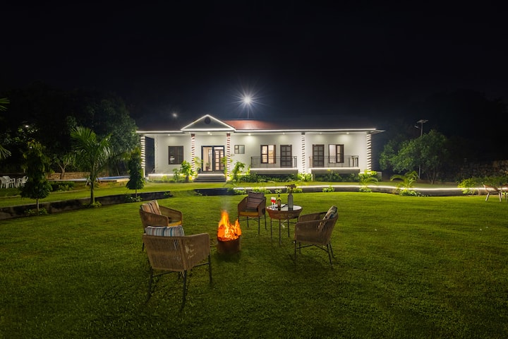 Luxury Villa W/ Pool, Garden & Pet-friendly Space - Manesar