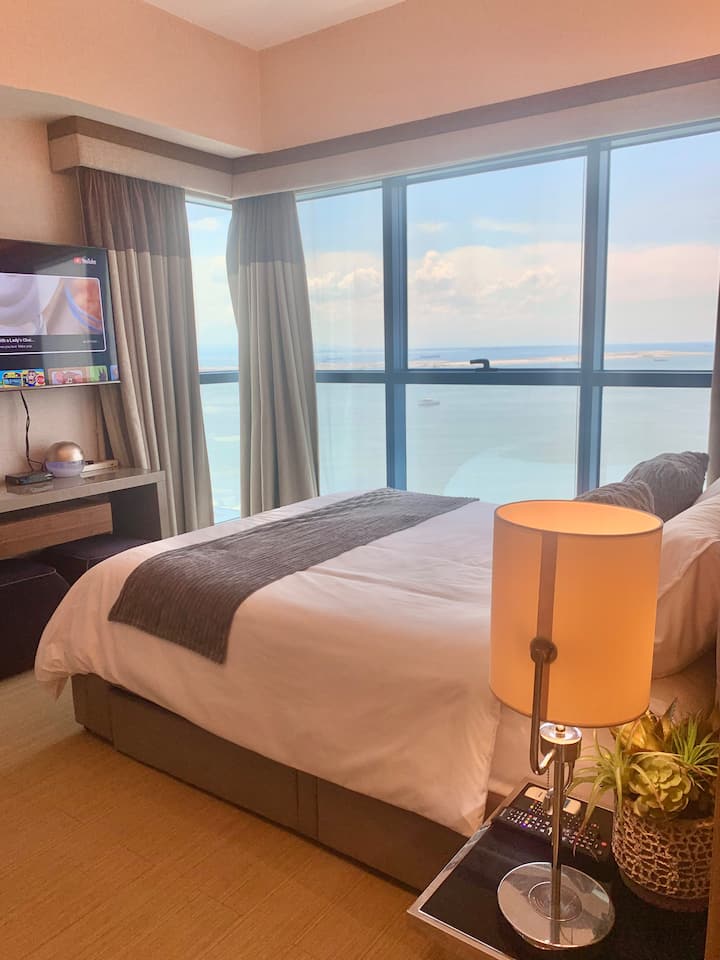 Seaview 3br @ 8pax+ Free Bulalo,pool,parking & Gym - Manila