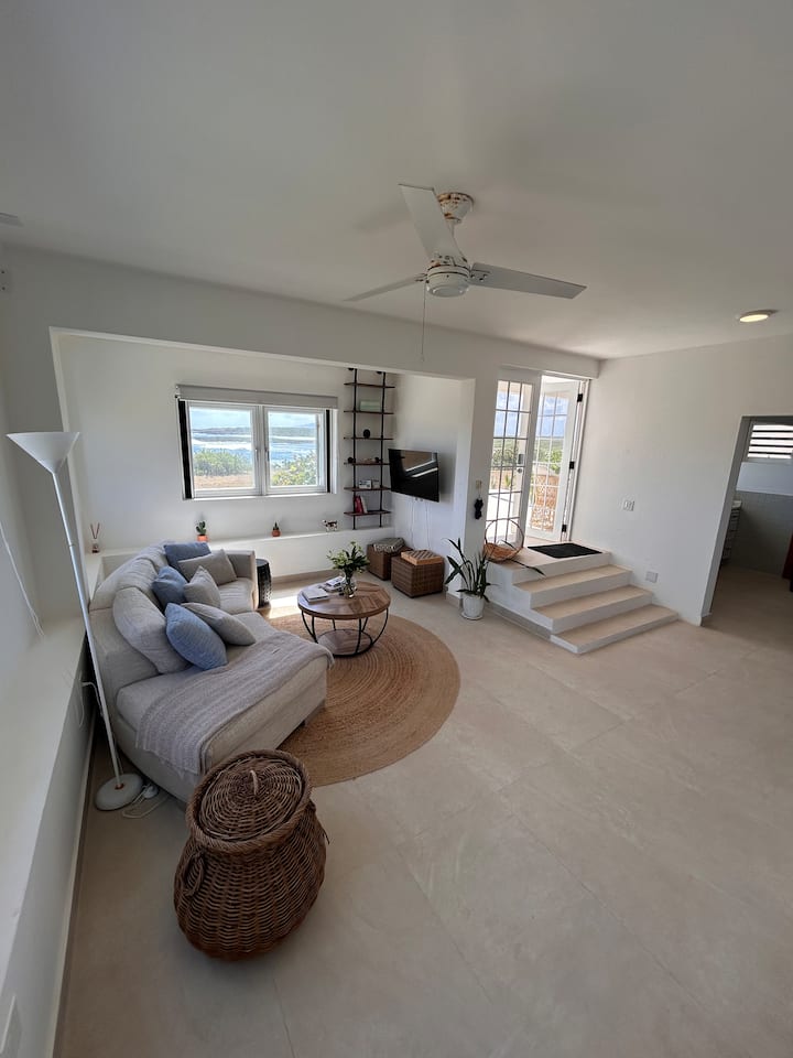 Oceanfront Escape: Stunning Seaside Apartment - Anguilla