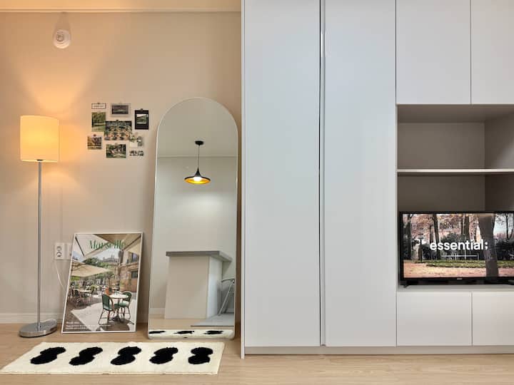 [ Build1 ] !신축건물! 1104 #무료주차 #서면전포5분 #가성비숙소 #맛집추천 - Busan