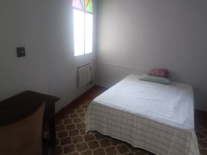 Quarto No Centro Histórico, Há 840m Do Teatro Am. - Manaus
