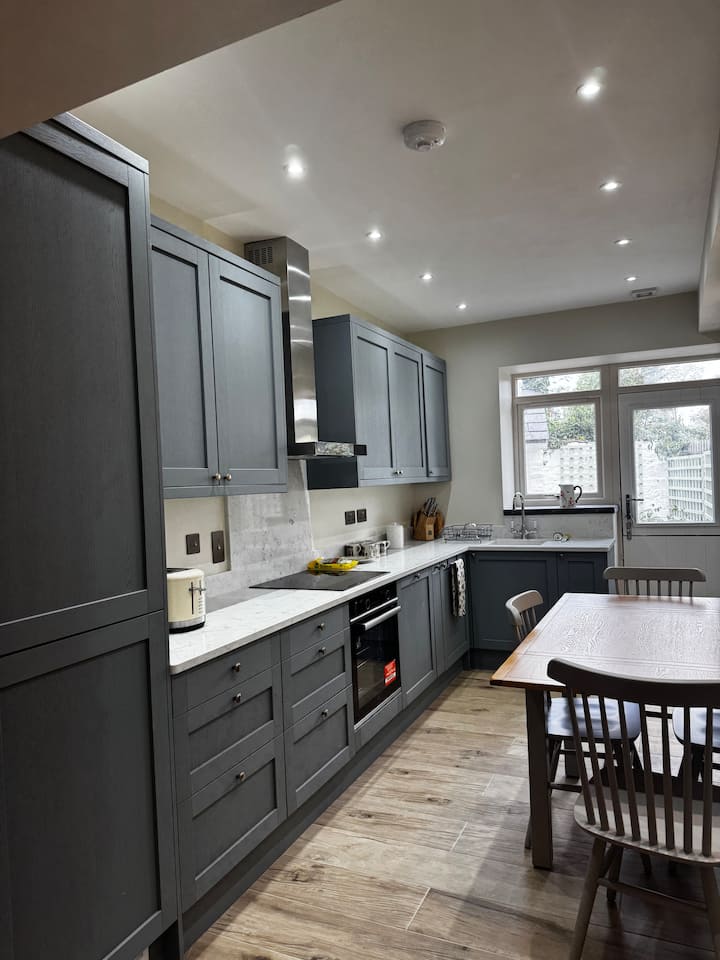 Central Llandeilo - New Renovation - Llandeilo