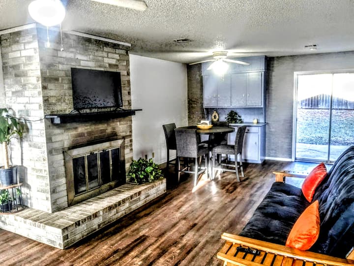 Game Day Getaway 1 | Walk To Osu | Prime Location - Stillwater, OK