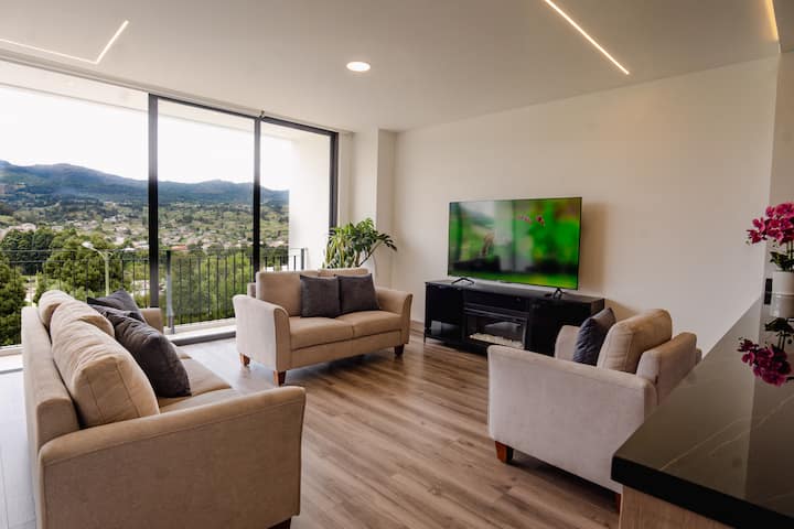 Depar Cerca Teatro Benjamín Carrión - Utpl 5 Min - Loja