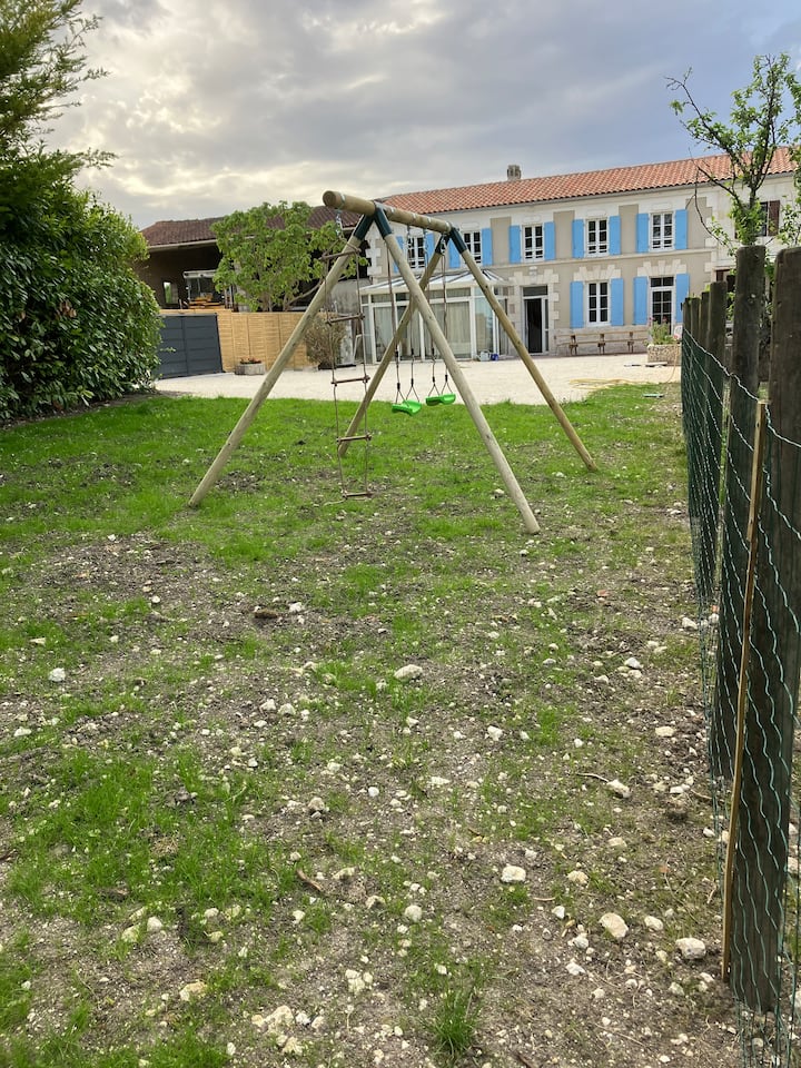 Maison De Campagne Jusqu’a 14 Couchages 6chambres - Département Charente-Maritime