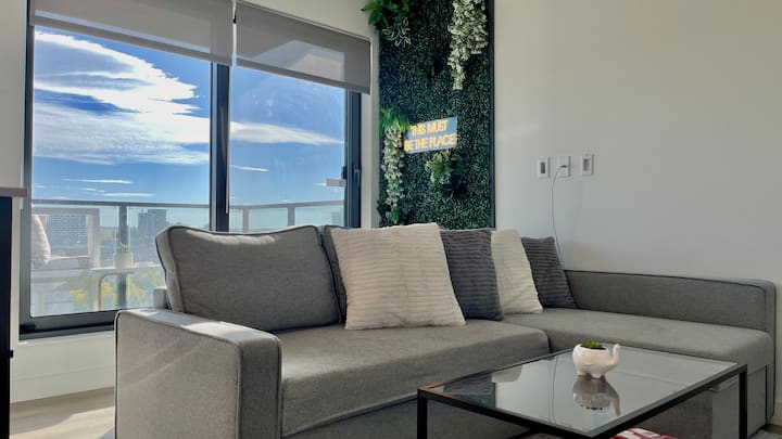 Trendy Highrise Dt Apt, Stampede, Ug Parking/wifi - Calgary