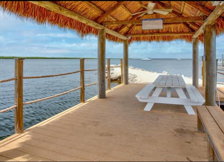 Welcome To “Casa Linda”. A Beautiful Beach House - Key Largo, FL