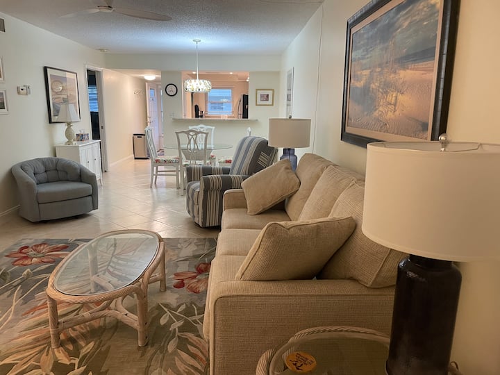 Naples 2b, 2bath Condo - Naples, FL