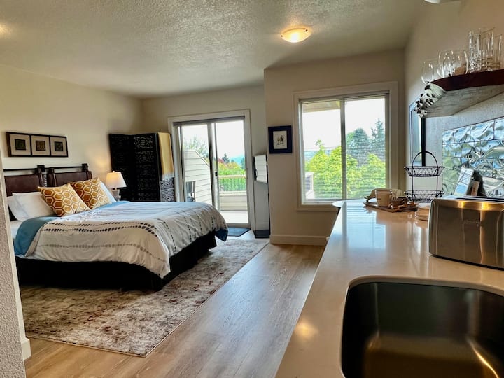 Dundee Hills Wine Country Suites - Newberg, OR