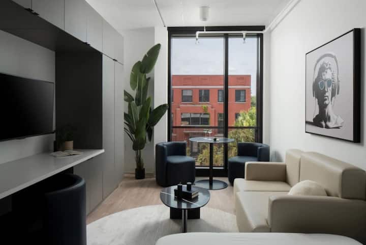 Prime 2bd Ybor Stay | Walk To Nightlife + Parking - Adventure Island, Tampa