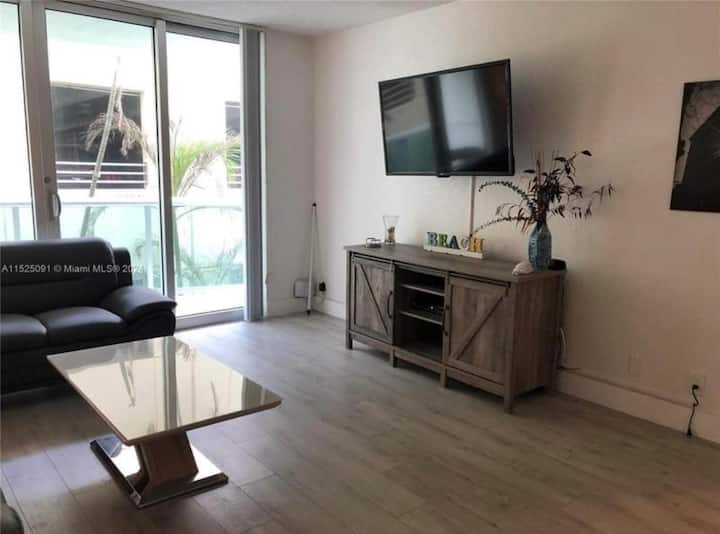 Beach Front Condo S Ocean Drive Hollywood Beach Fl - Hollywood, FL