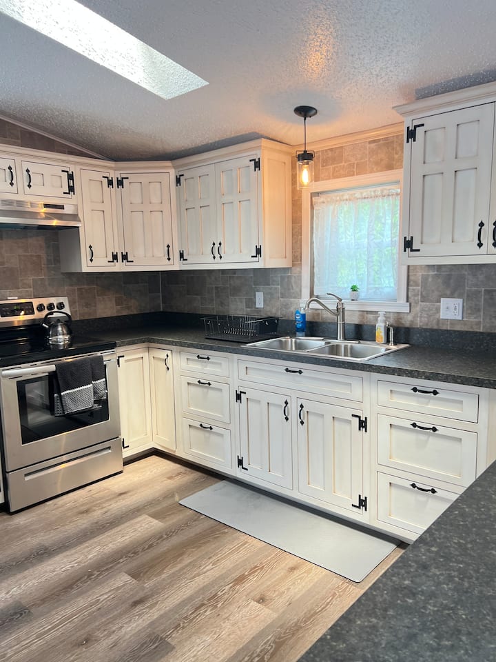 Family Friendly Home Along 522 - Huntingdon County