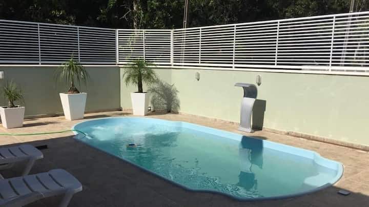 Casa Aconchegante Com Piscina - Joinville