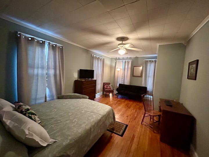 2-bedroom Apt, Walking Distance To Downtown Gf - Glens Falls, NY