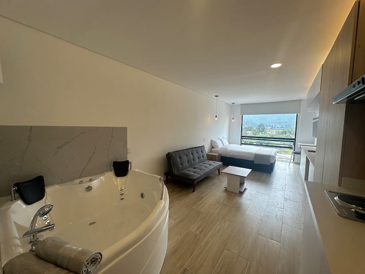 - ¡Apto De Lujo Con Jacuzzi Privado Y Vista Verde! - Cota