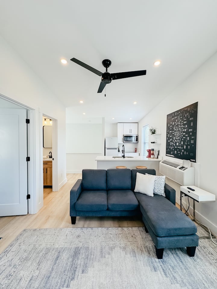 Guesthouse 1 Mile From Lucas Oil - Indianapolis, IN