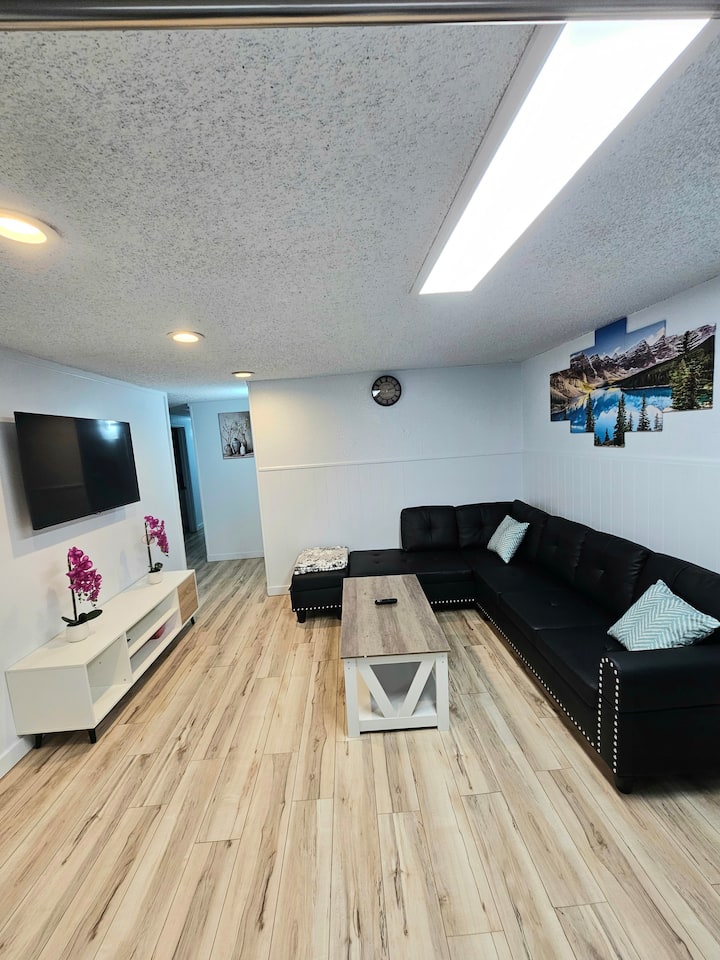 Roomy Downtown Bottom Floor 2 Bedrooms Apartment - Fairbanks, AK