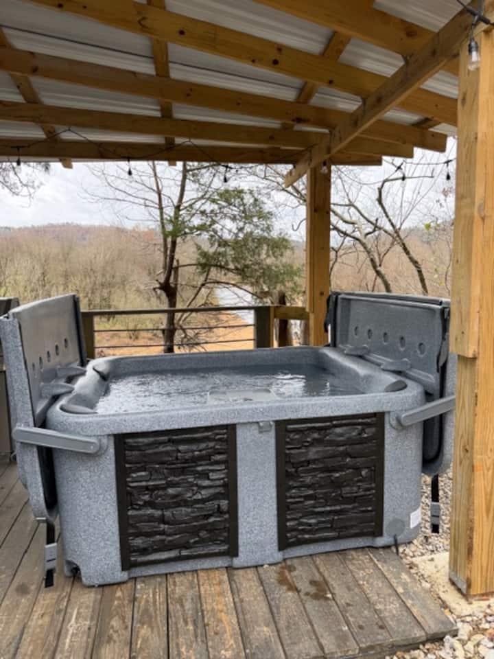 New Riverfront Cabin W/ River Access & Epic Views - Withrow Springs State Park, Huntsville