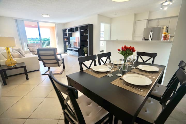 The Nice Two Bedroom - Aventura, FL