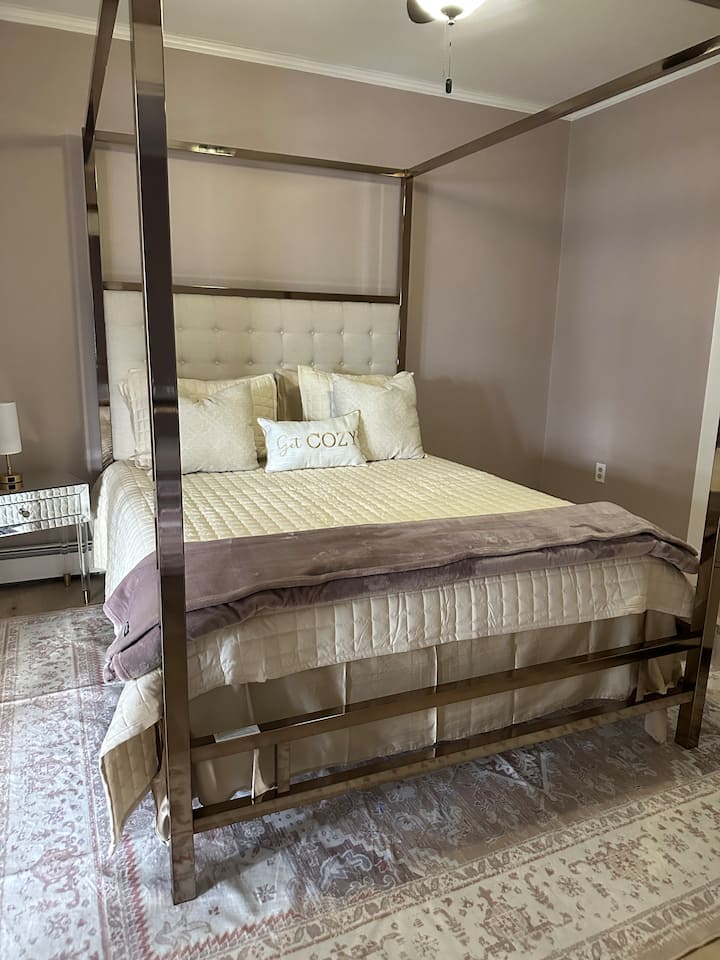 Private Cozy Lulu Château - Scranton, PA