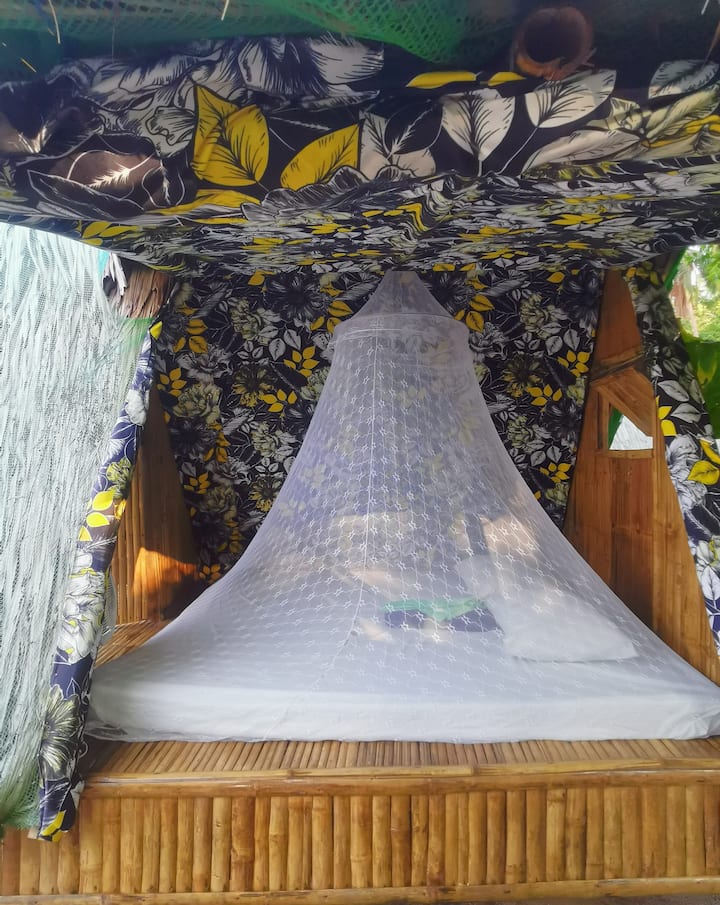 Small Teepee Hut - Good For 2 Person - El Nido