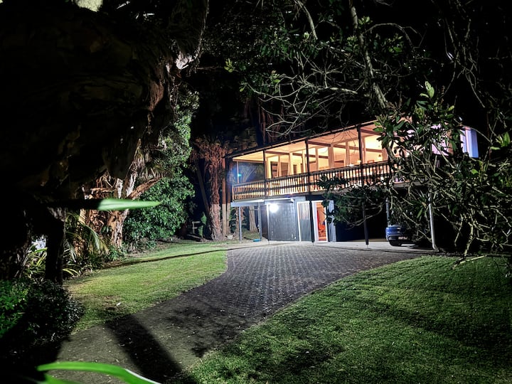 Blueys Beachcomber At Blueys Beach - Boomerang Beach