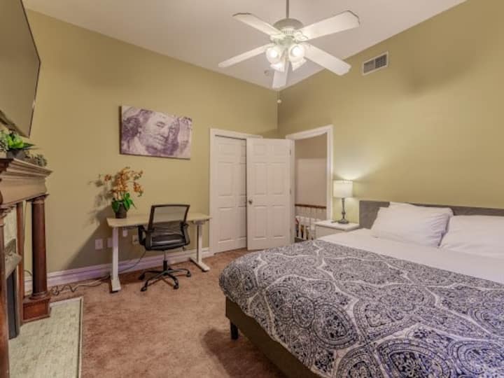 #49 Steelers House W/rooftop On Sarah St - Pittsburgh, PA