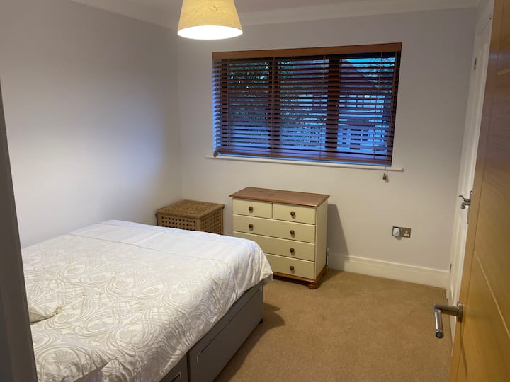 Double Room With Single Use Bathroom In Iver - Uxbridge