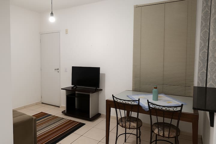 Apart. Terreo Amplo Com Quintal Perto Do Shopping - Araraquara