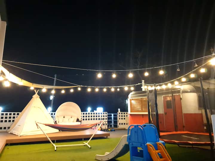 보문신축풀빌라/감성카라반무료/대형수영장 미온수무료/편백찜질방/복층/보문단지內/황리단길15분 - 慶州市