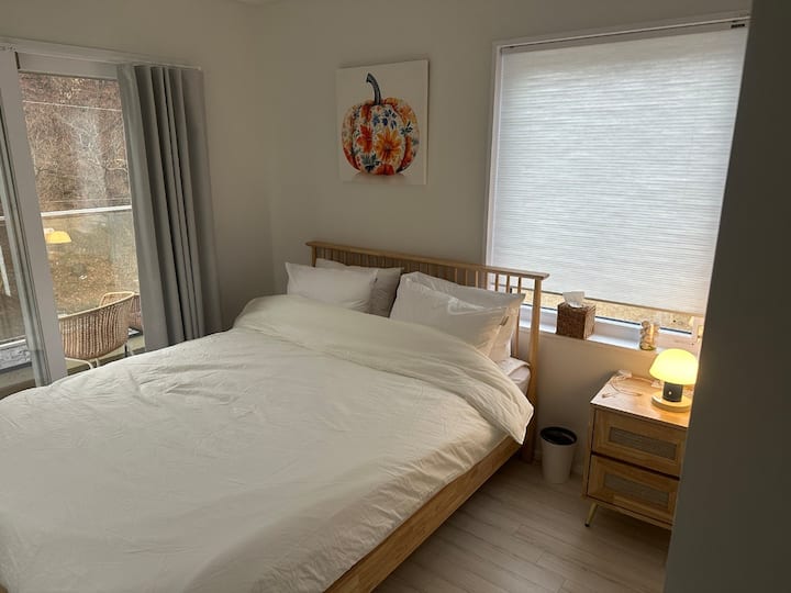 소정
독채펜션ㆍ스파ㆍ잔디정원ㆍ비발디파크ㆍ오션월드(8분)ㆍ서울60분ㆍ침실3개ㆍ욕실3개ㆍ오락기 - 금왕읍