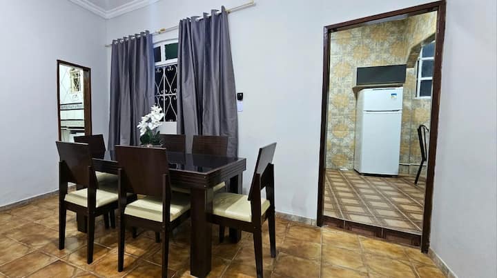 Casa (2° Andar) 3 Qtos  C/ Ar Cond. Prox. Centro. - Montes Claros