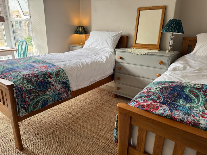 Twin Room In Edwardian Terrace. - Fishguard