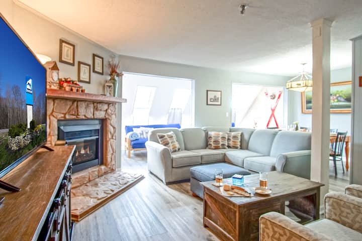 Guest Fav Spacious 2bd-2ba Main-level W/parking! - Snowshoe, WV