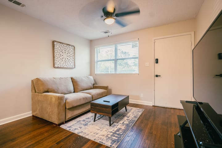 Charming Unit A Duplex In Sav! - サバンナ, GA