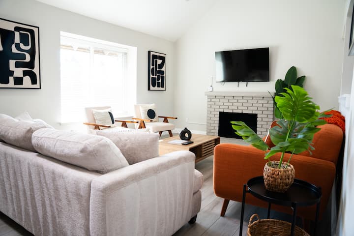 Dual Master | Perfect For Families & Large Groups - Moreno Valley, CA