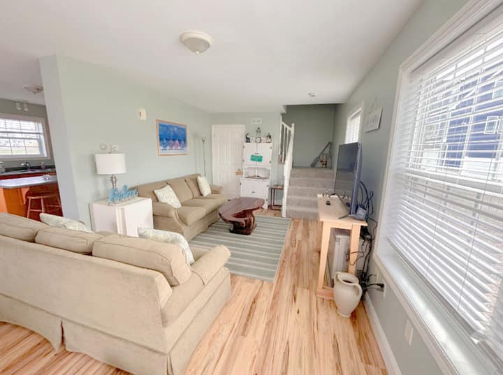 Seaside Retreat, Steps To Beach, 3 Cars, Deck, Bbq - North Hampton, NH