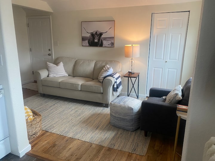 2 Bdrm Convenient Location! - North Dakota