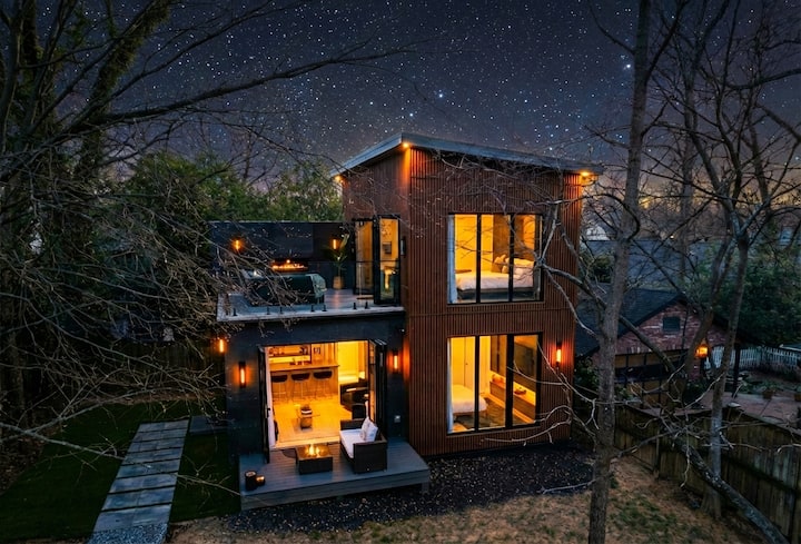 Urban Nature Retreat Atlanta | Pets | Rooftop - Atlanta, GA