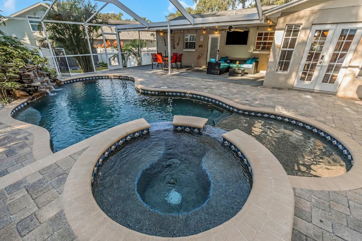 Lazy Lizard Villa! With Heated Pool/spa/ Waterfall - Safety Harbor, FL