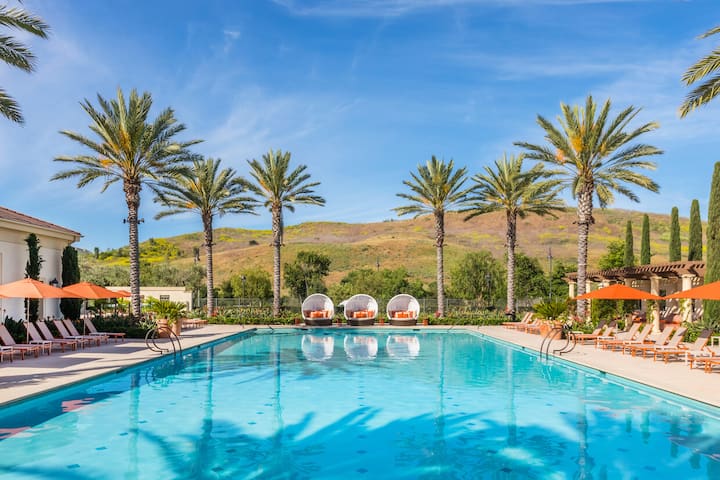 Luxury, Resort-style 2b, 2b - Lake Forest, CA