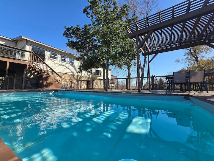 The Rio Villa - Highlands, TX