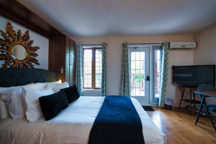 Orford-magog:loft Avec Spa, Terrasse Et Cuisinette - Orford, QC