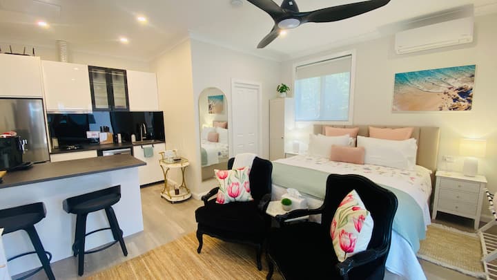 Little Lux At The Grove - Penshurst