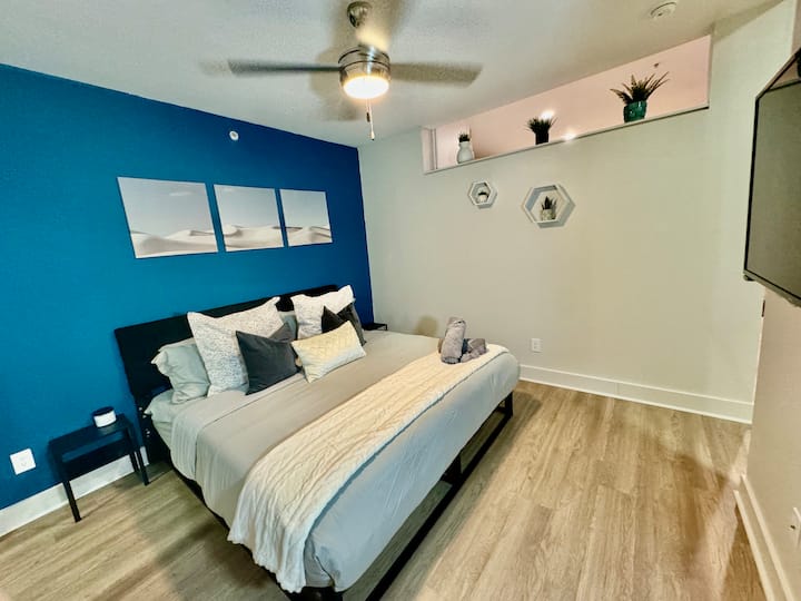 Red Rose Downtown-deep Ellum Train & Free Parking - Dallas