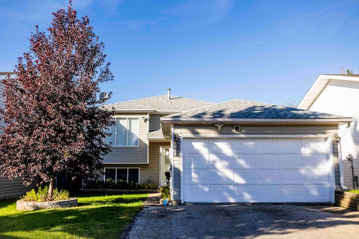 Cozy Hideout In Slave Lake - Slave Lake